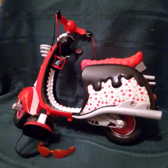 monster high | Toys | Monsterhighmattelghoulia Yelps Motorcycle | Poshmark